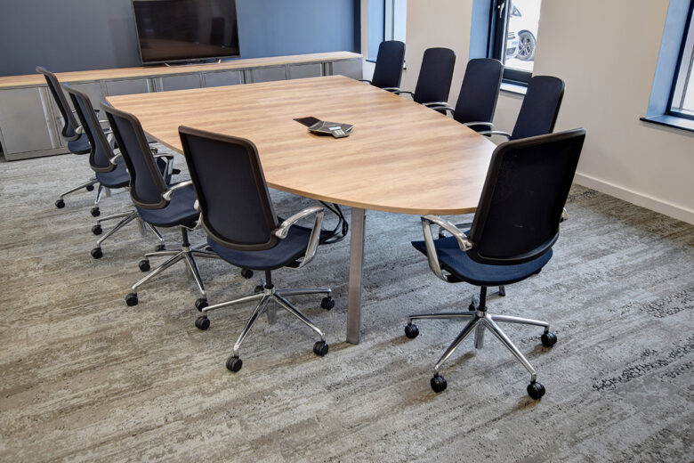 Meeting tables - Ferro Industrial style Office furniture : Flexiform