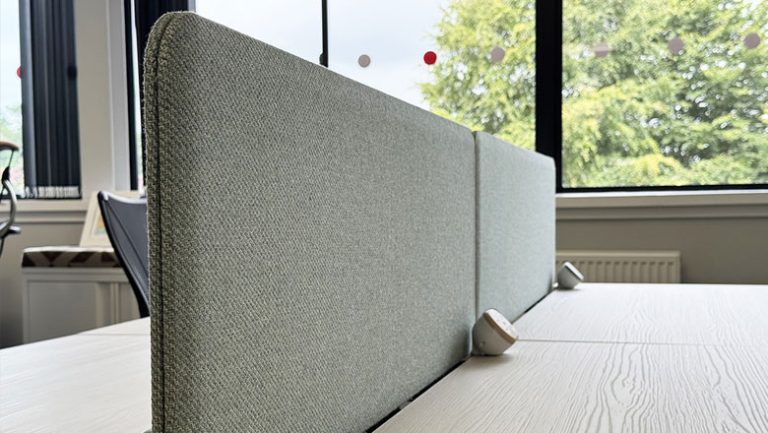 Aero Desk Privacy Screens - Flexiform : Flexiform