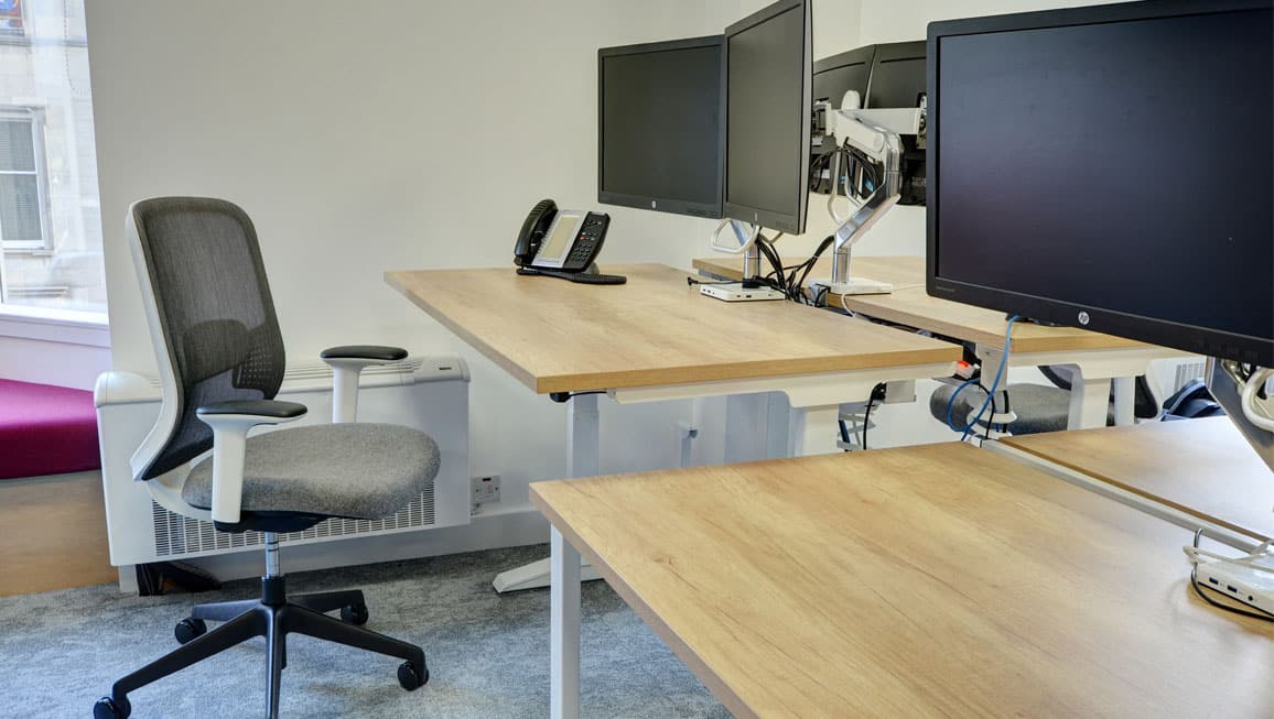 Jot-Up Lite Electric Height Adjustable Desks : Flexiform