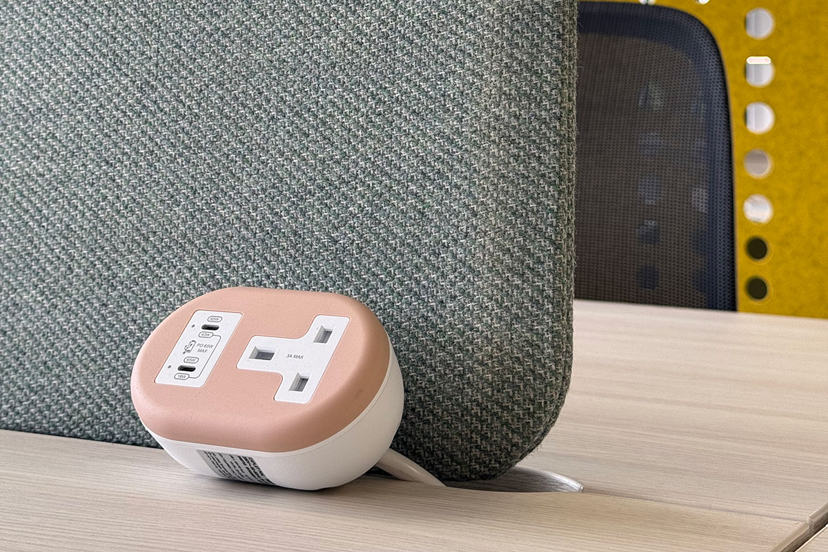 Aero Desk Privacy Screens - Flexiform : Flexiform